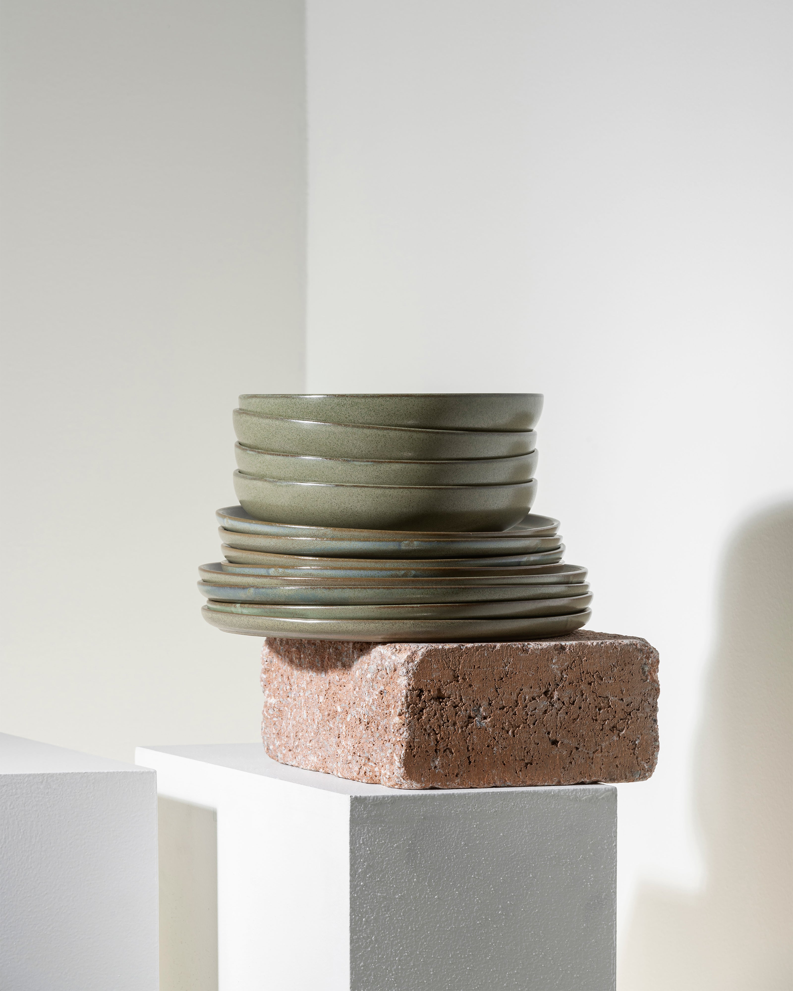 Dinerset 12-delig - Surface servies van Sergio Herman - groen – SERAX